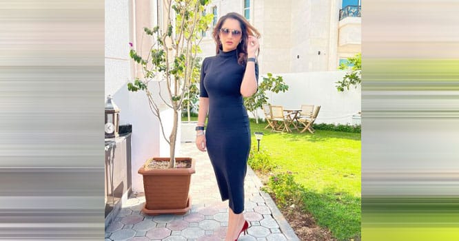Sania Mirza stuns in navy-blue bodycon dress and red pumps