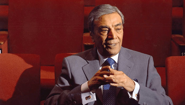 Legendary thespian and literary icon Zia Mohyeddin is no more