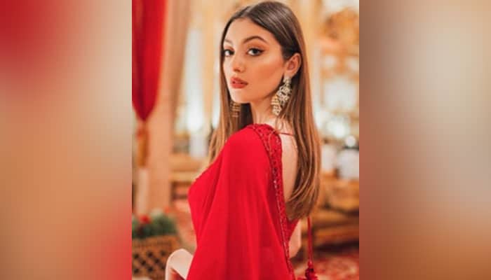 Neha Taseer sets temperature soaring with new bold pictures