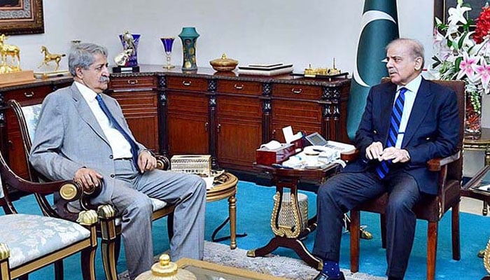 PM Shehbaz asks Naveed Qamar to join PML-N - Daily Ausaf