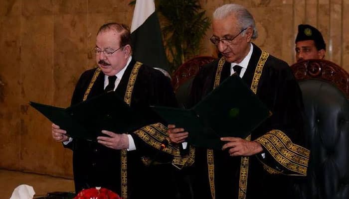 Justice Sardar Tariq Masood takes the oath as Acting Chief Justice of ...