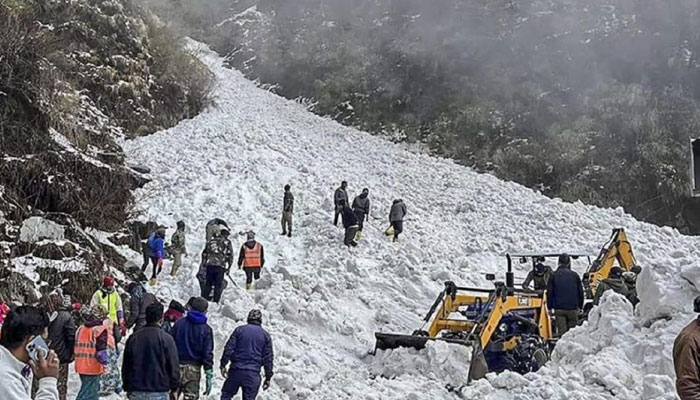 Murree traffic police issues advisory for tourist amid heavy snowfall ...