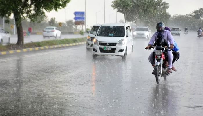 Rain hits Islamabad, Lahore in line with PMD forecast for continued rainfall - Daily Ausaf