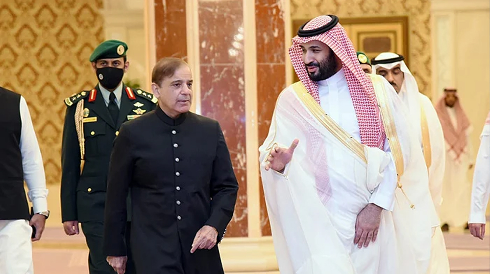 Pakistan to ink agreements worth $2 billion with Saudi Arabia, says PM ...