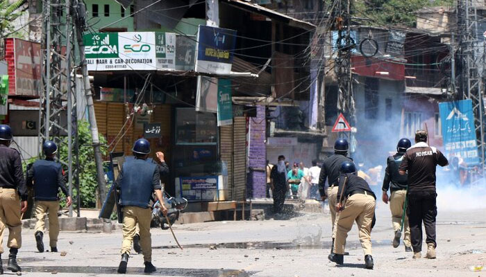 Tensions rise in Azad Kashmir again, two people killed - Daily Ausaf