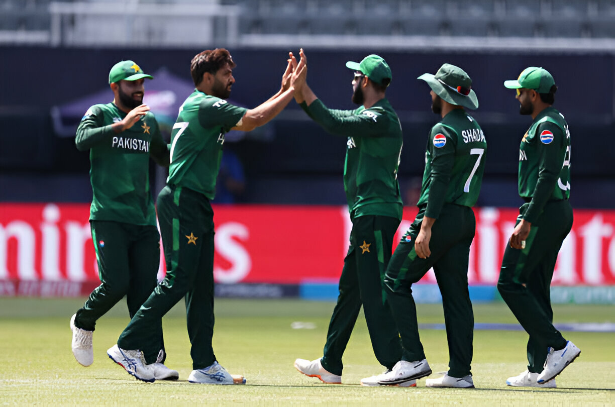 PCB awards central contracts to 30 players for 2025-26 season - Daily Ausaf