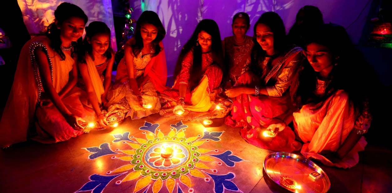 Hindu community celebrates Diwali across country today - Daily Ausaf