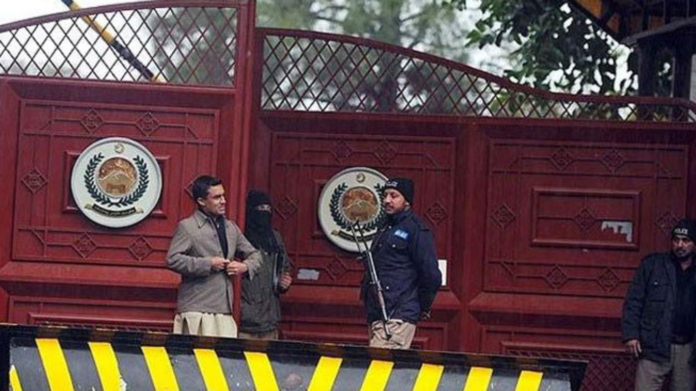 KP govt to take legal action against ICT police amid raid on KP house ...