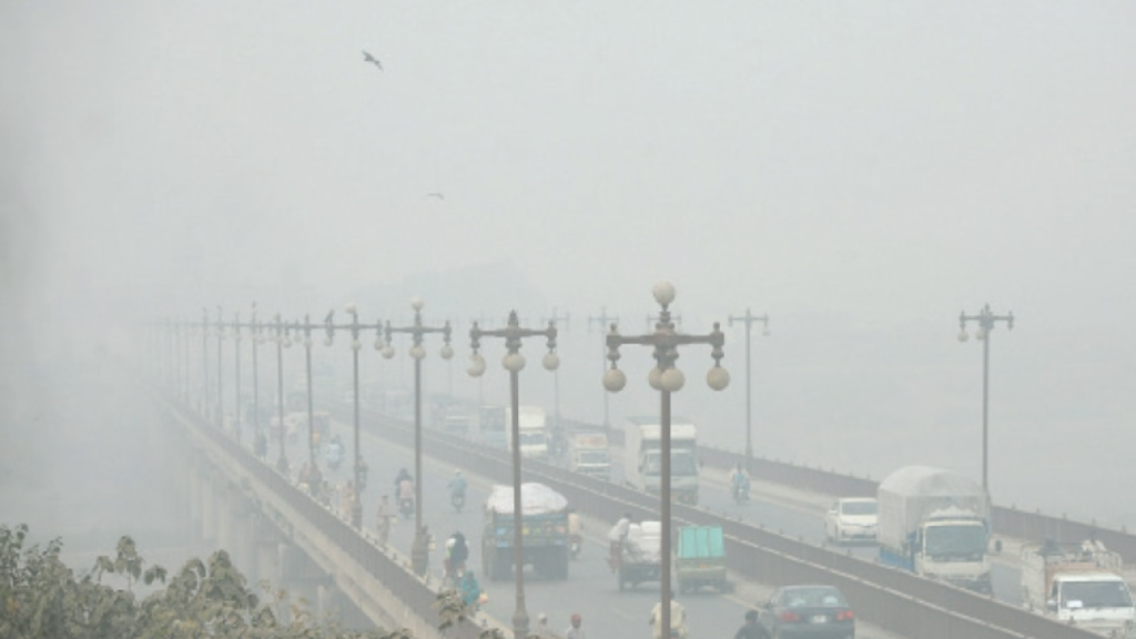 Lahore tops the air pollution charts once again - Daily Ausaf