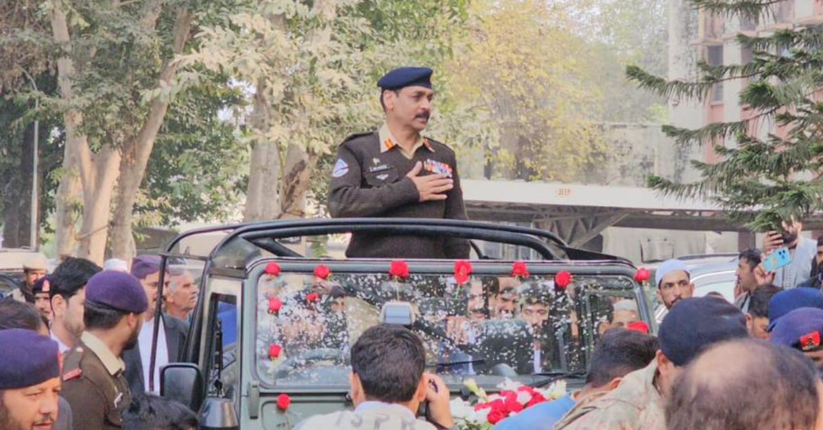 Lt. Gen. Asif Ghafoor retires from Pakistan Army - Daily Ausaf