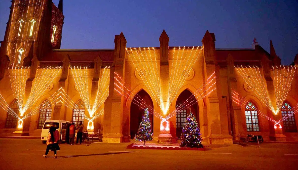 Heart warming pictures of Christmas celebrations across Pakistan ...