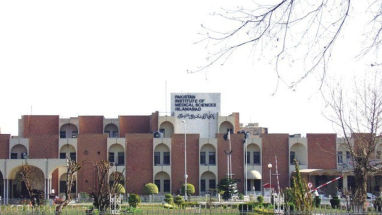 Fire breaks out at PIMS hospital, safety supervisor arrested - Daily Ausaf