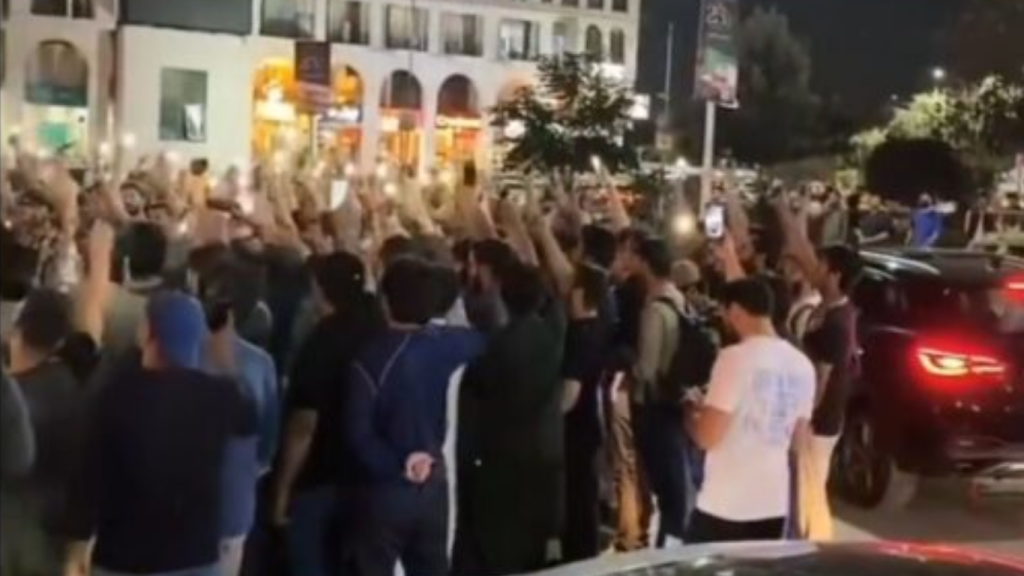 Peaceful protest held in front of KFC I-8 Markaz Islamabad in support ...