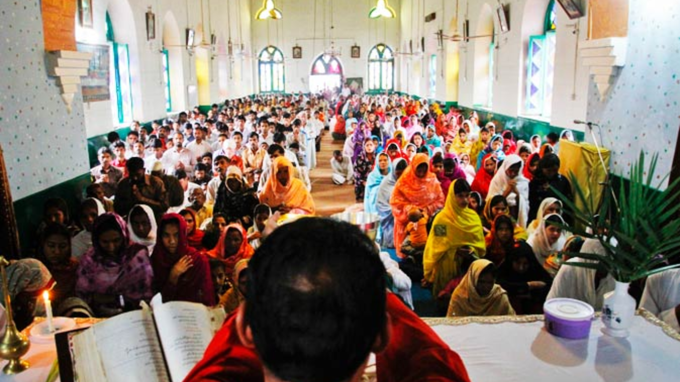Pakistan's Christian community celebrates Easter with fervor - Daily Ausaf