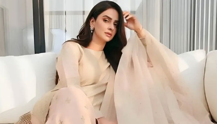 Saba Qamar shares stunning clicks in Eid outfit - Daily Ausaf