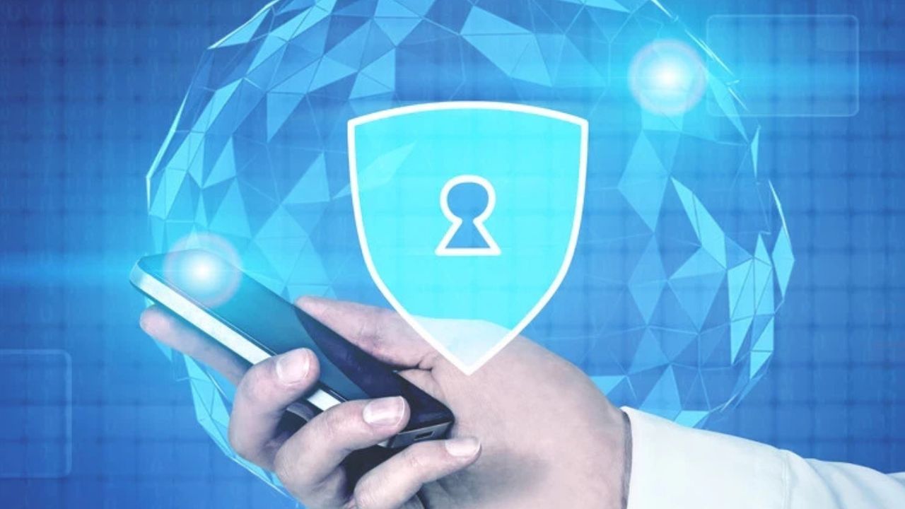 Google Warns Android Phones Cyber Risk for Millions Worldwide - Daily Ausaf
