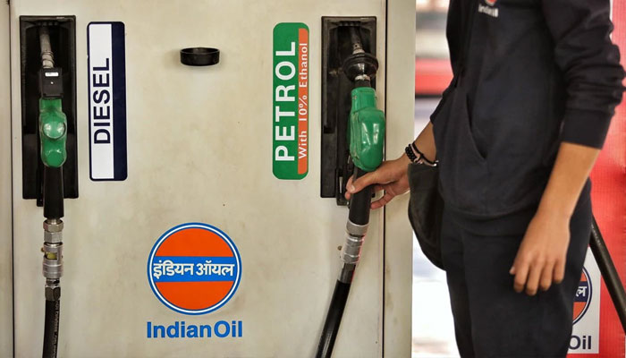 Fuel stocks rising, India keeps petrol and diesel prices steady - Daily ...