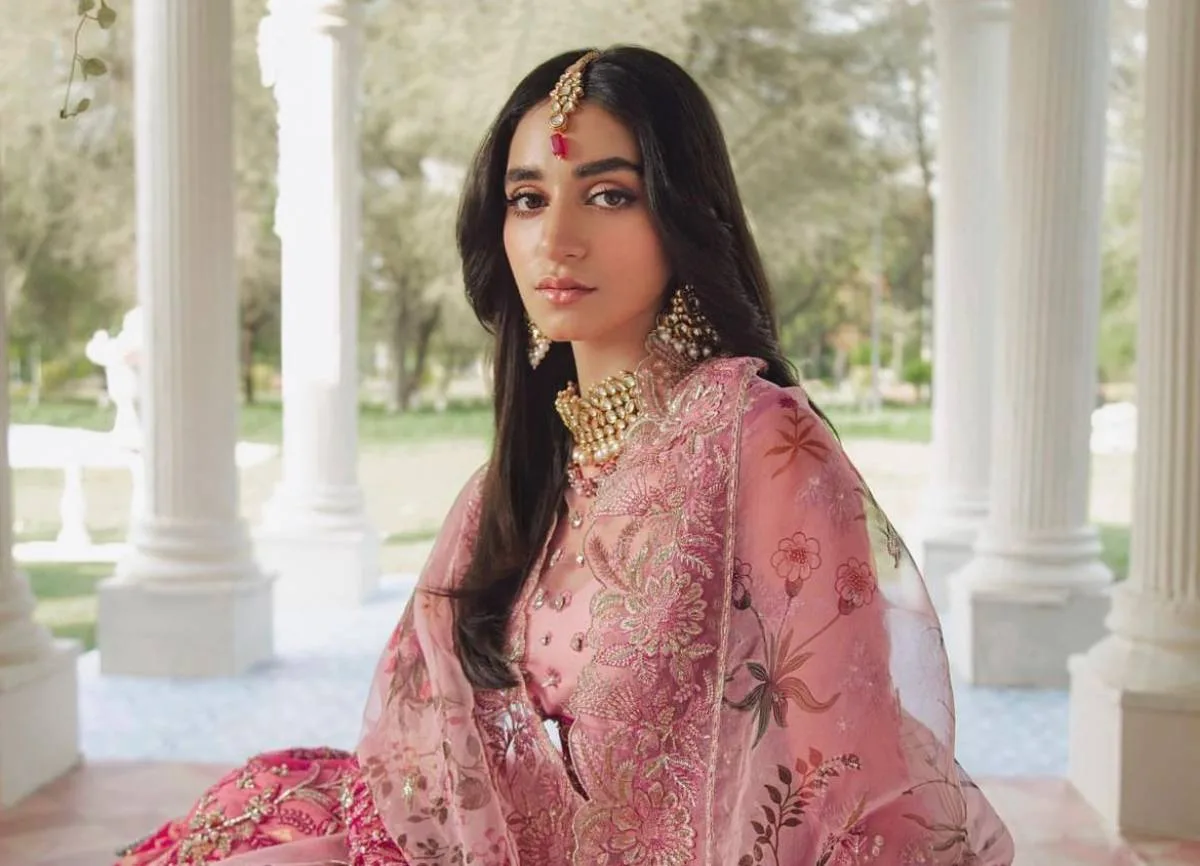 Mamya Shajaffar Qatal Performance Steals The Show At Wedding Dance ...