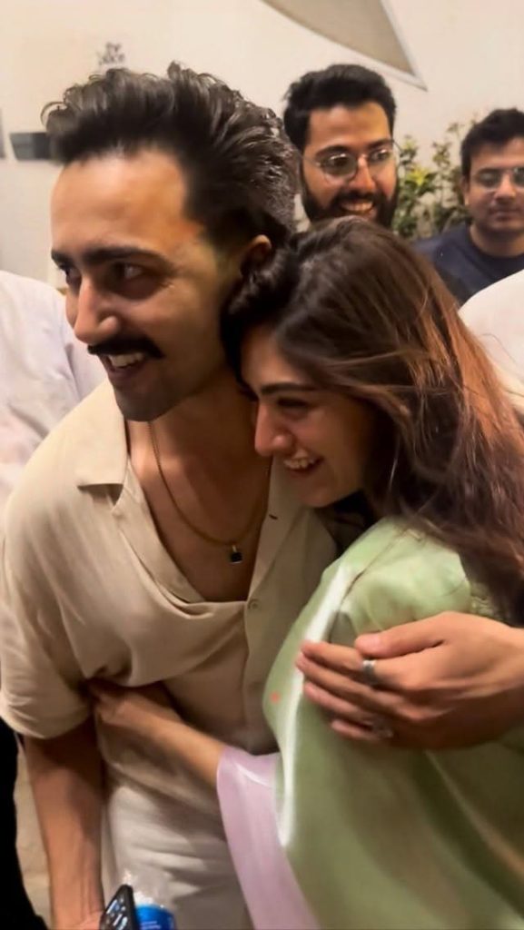 Hina Afridi And Faraz Farooqui Viral Hug Sparks Online Criticism ...