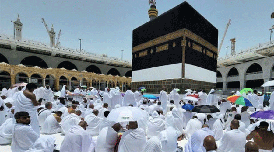حج کے خواہشمند پاکستانیوں کو درخواست کیساتھ کتنے لاکھ روپے جمع کرانے ...